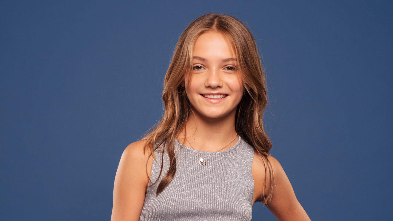 🇫🇷 Zoé Clauzure signs record deal ahead of Junior Eurovision 2023 ...