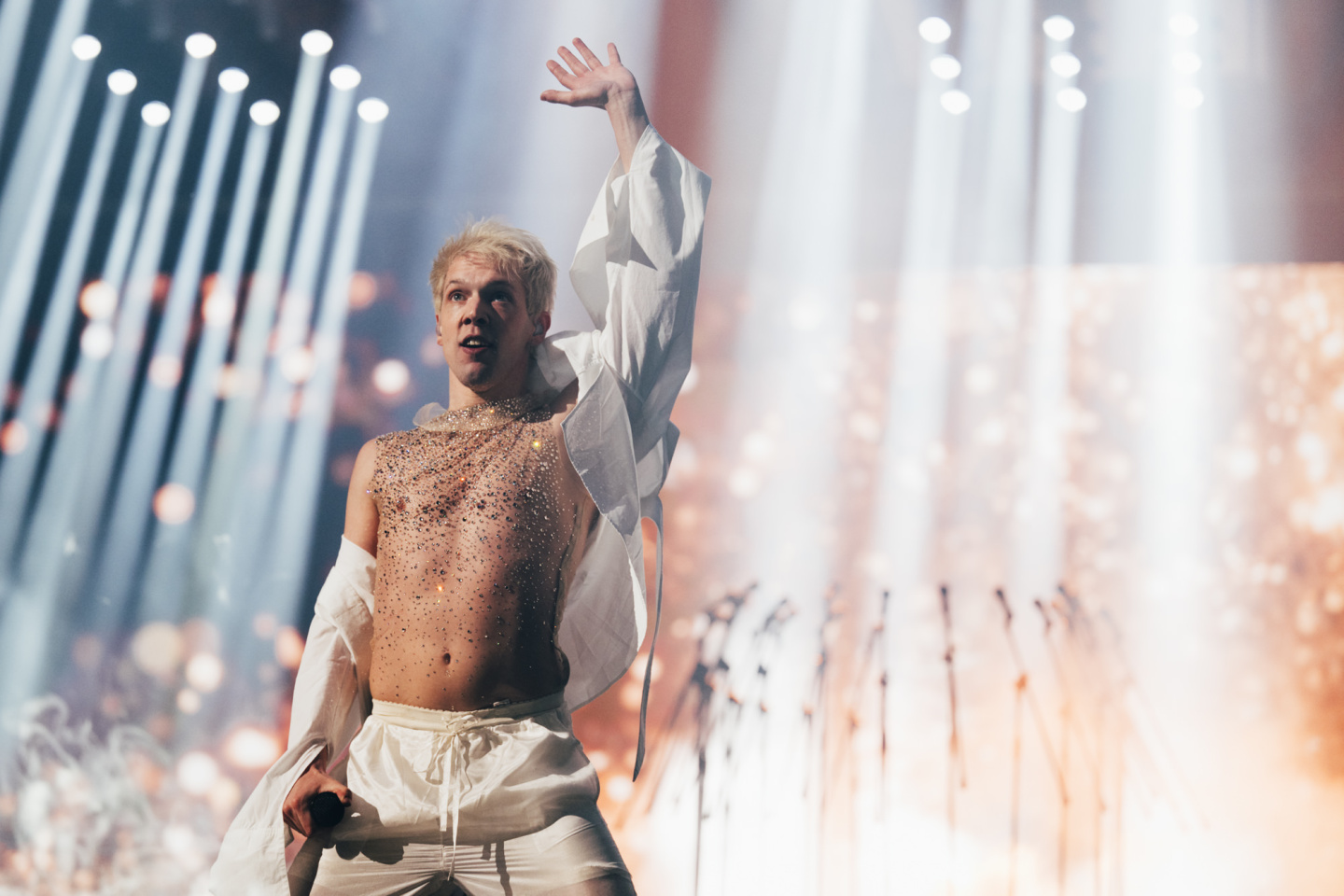 🇧🇪 Mustii's 'Before the party is over' reaches Platinum - That ...